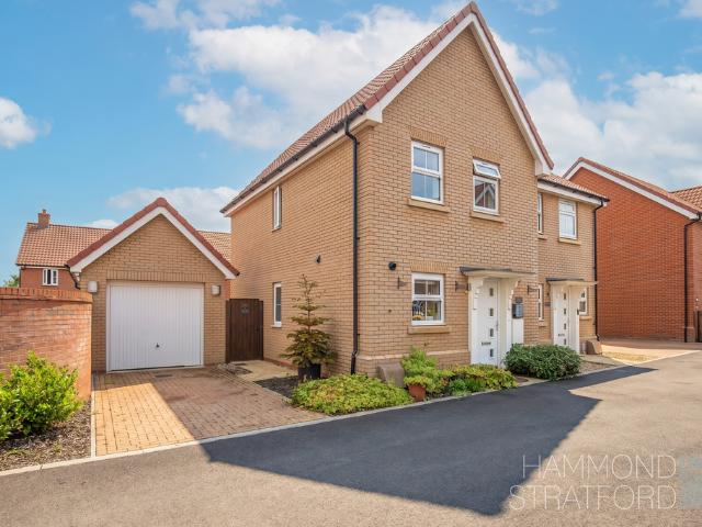 3 bedroom semi detached house for sale