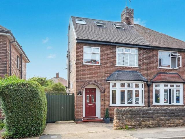 3 bedroom semi detached house for sale