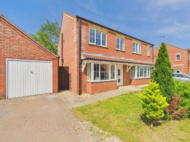 3 bedroom semi detached house for sale