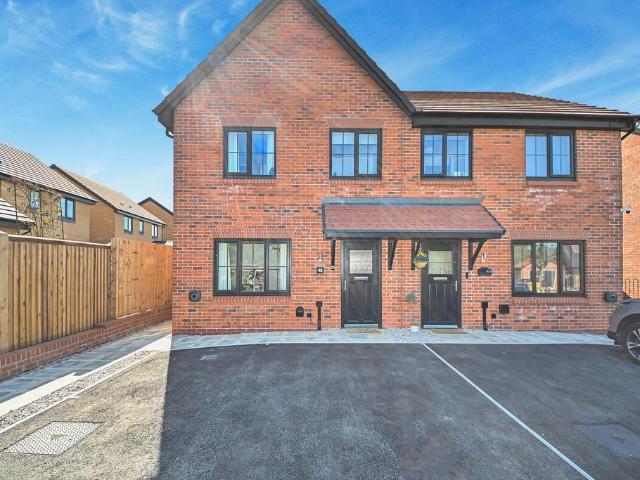 3 bedroom semi detached house for sale