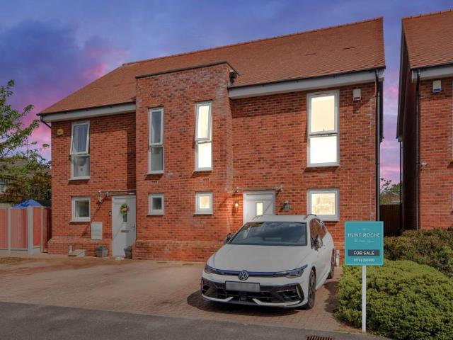 3 bedroom semi detached house for sale