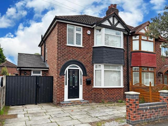 3 bedroom semi detached house for sale