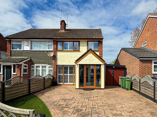 3 bedroom semi detached house for sale