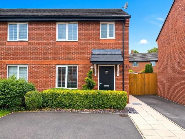 3 bedroom semi detached house for sale