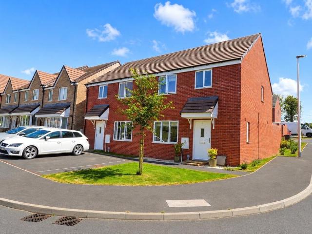 3 bedroom semi detached house for sale