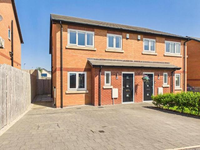 3 bedroom semi detached house for sale