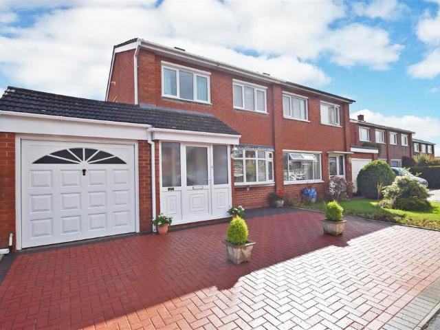 3 bedroom semi detached house for sale