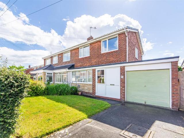 3 bedroom semi detached house for sale