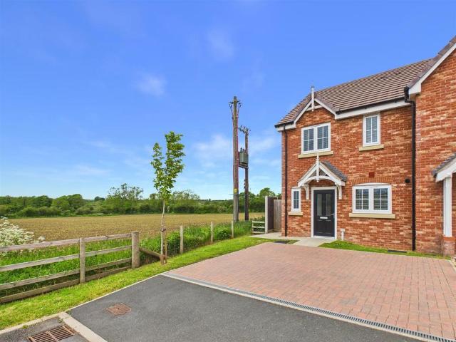 3 bedroom semi detached house for sale