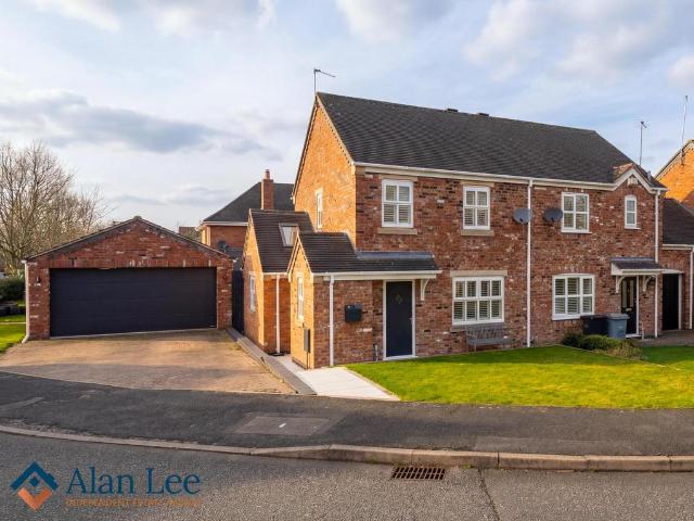 3 bedroom semi detached house for sale