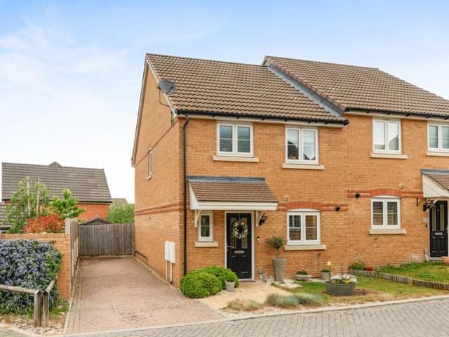 3 bedroom semi detached house for sale