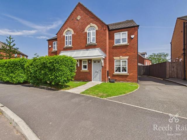 3 bedroom semi detached house for sale