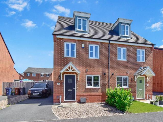 3 bedroom semi detached house for sale