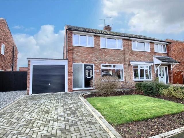 3 bedroom semi detached house for sale