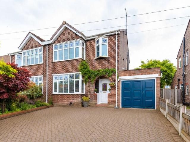 3 bedroom semi detached house for sale