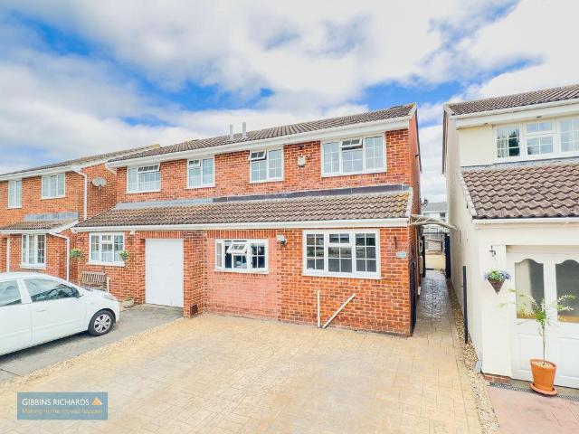 3 bedroom semi detached house for sale