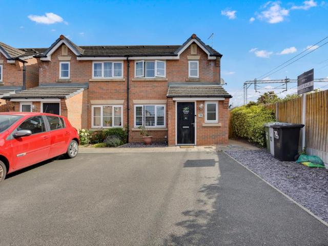 3 bedroom semi detached house for sale