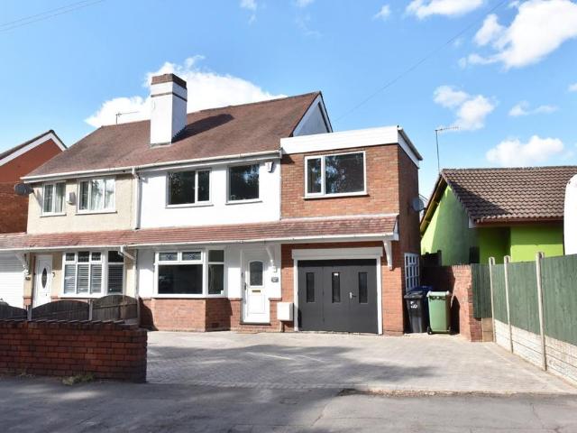 3 bedroom semi detached house for sale
