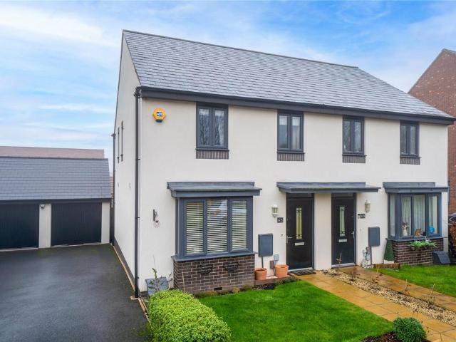 3 bedroom semi detached house for sale