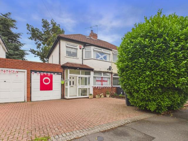 3 bedroom semi detached house for sale