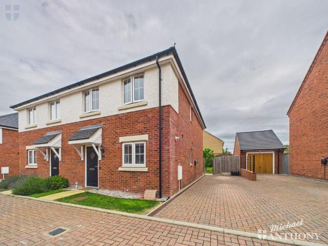 3 bedroom semi detached house for sale
