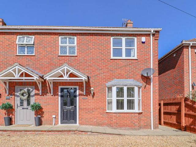 3 bedroom semi detached house for sale