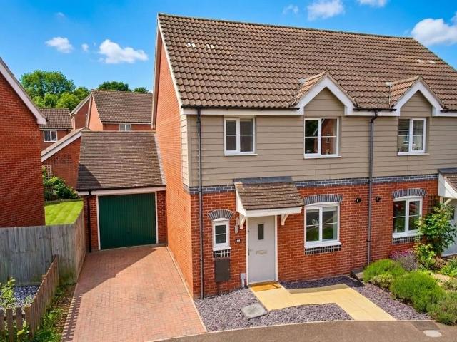 3 bedroom semi detached house for sale