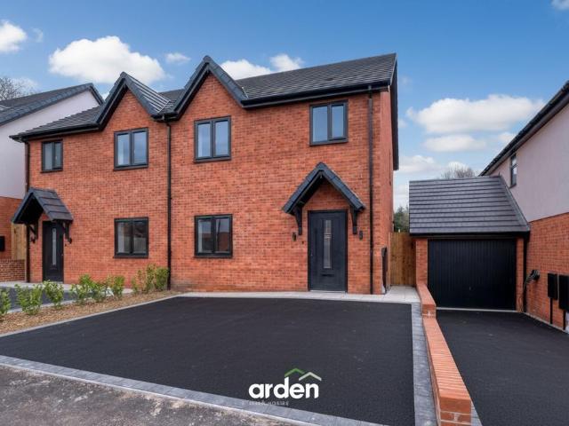 3 bedroom semi detached house for sale