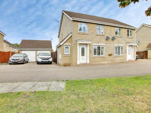3 bedroom semi detached house for sale
