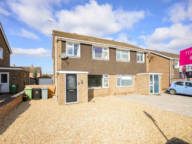 3 bedroom semi detached house for sale