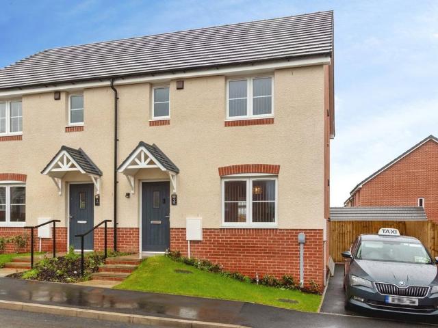 3 bedroom semi detached house for sale