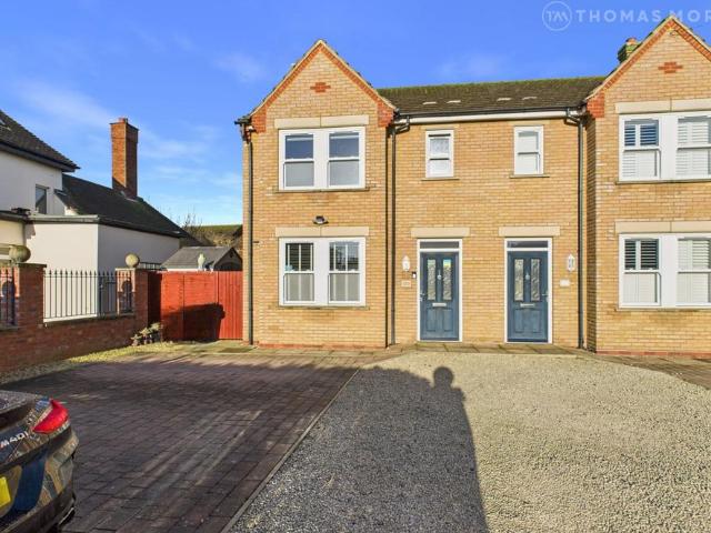 3 bedroom semi detached house for sale
