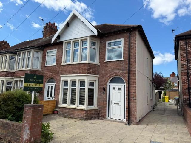 3 bedroom semi detached house for sale