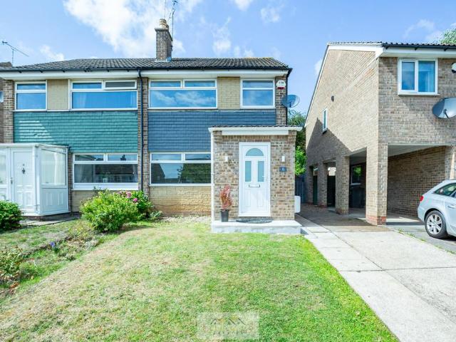 3 bedroom semi detached house for sale