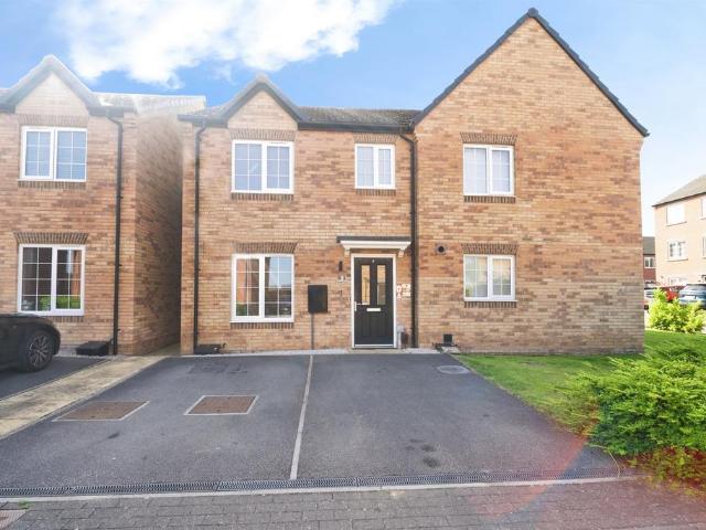 3 bedroom semi detached house for sale
