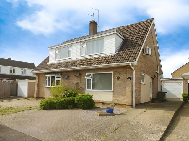 3 bedroom semi detached house for sale
