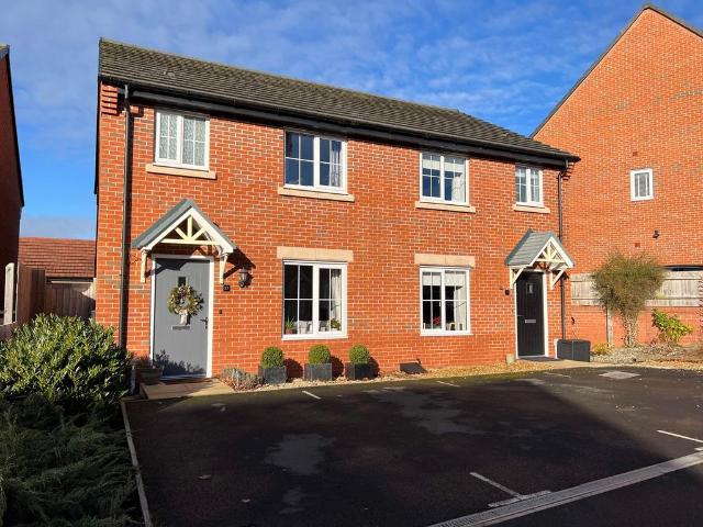 3 bedroom semi detached house for sale