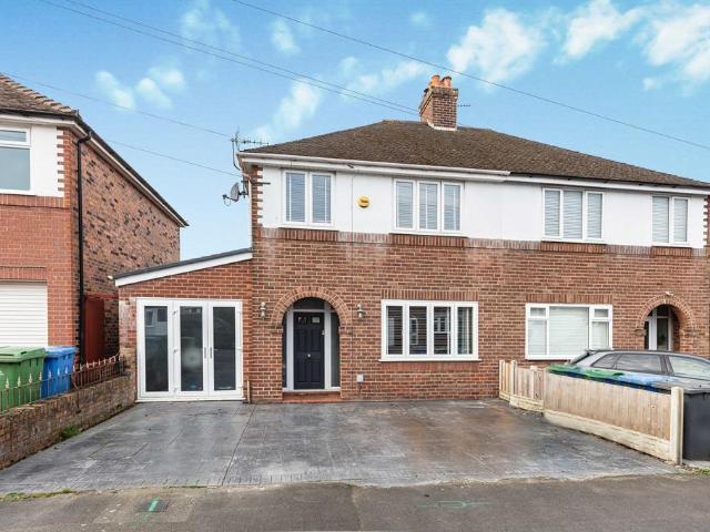 3 bedroom semi detached house for sale