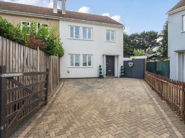 3 bedroom semi detached house for sale