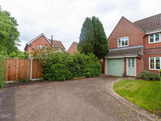 3 bedroom semi detached house for sale