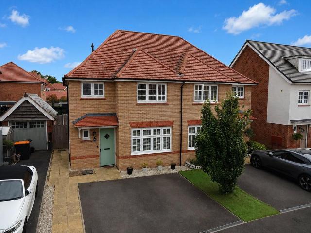 3 bedroom semi detached house for sale