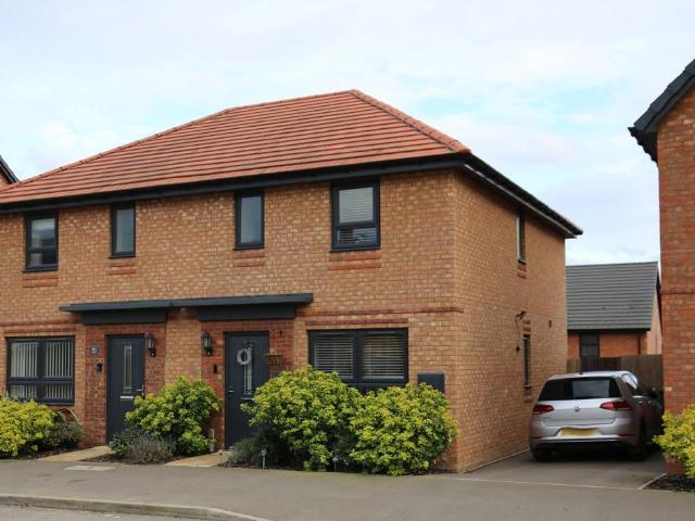 3 bedroom semi detached house for sale