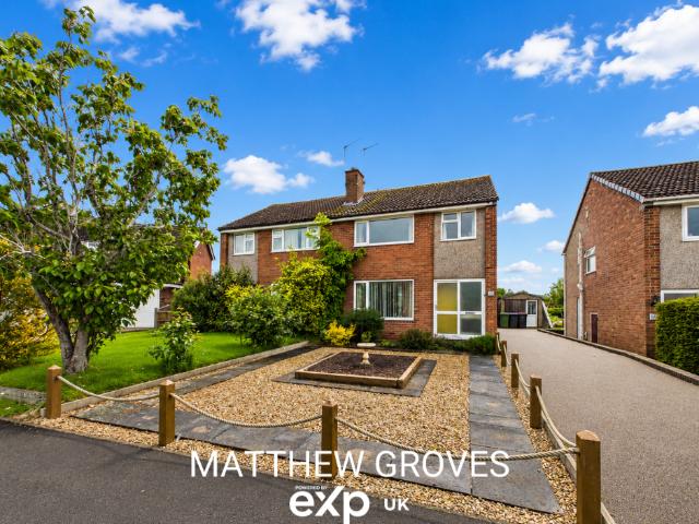 3 bedroom semi detached house for sale