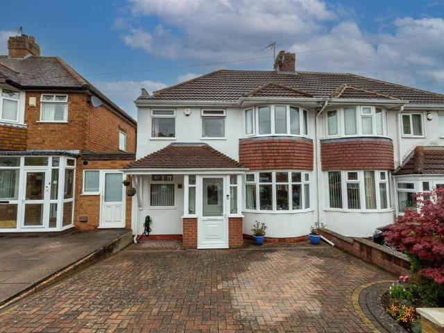 3 bedroom semi detached house for sale