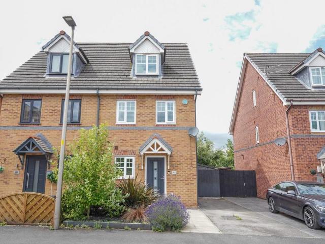 3 bedroom semi detached house for sale