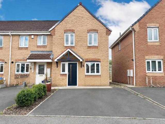 3 bedroom semi detached house for sale