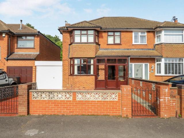 3 bedroom semi detached house for sale