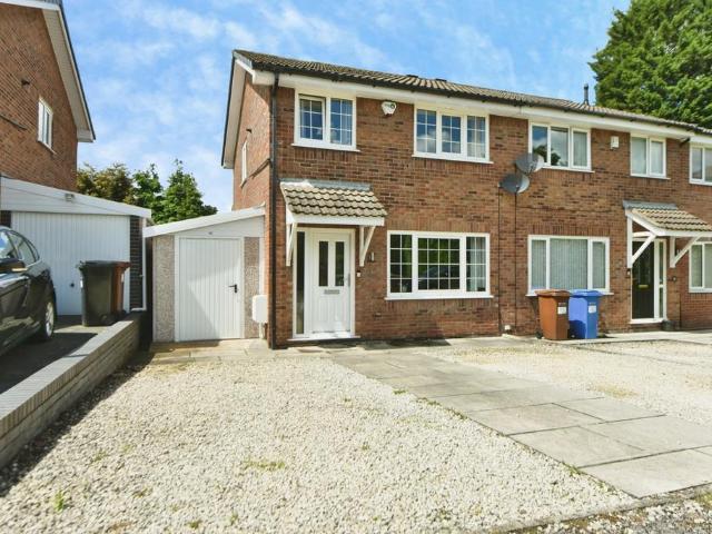 3 bedroom semi detached house for sale