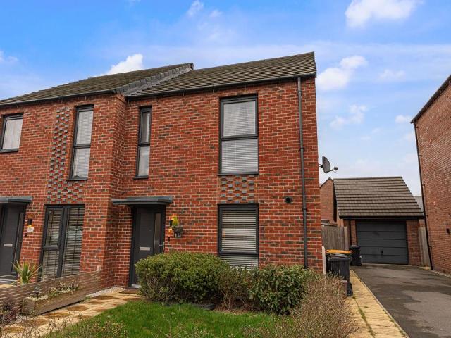 3 bedroom semi detached house for sale