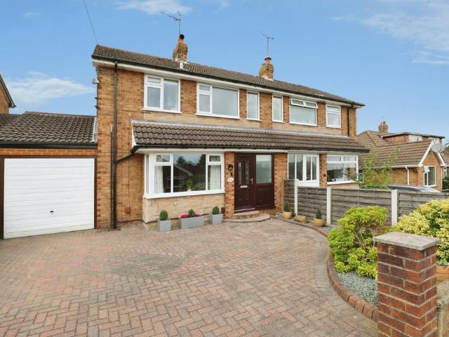 3 bedroom semi detached house for sale